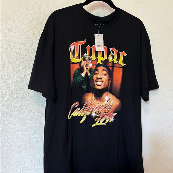 Tops | Black Graphic Tshirt With Tupac Design | Poshmark